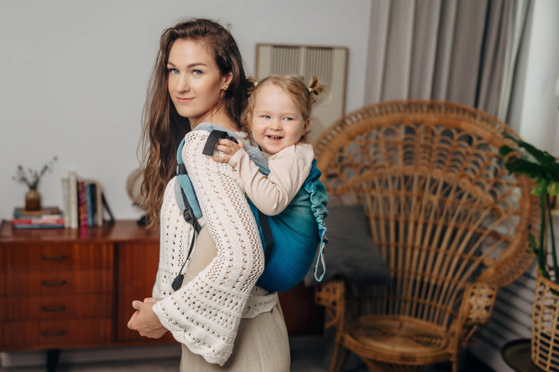 Mama & Roo's Babywearing Baby Carriers