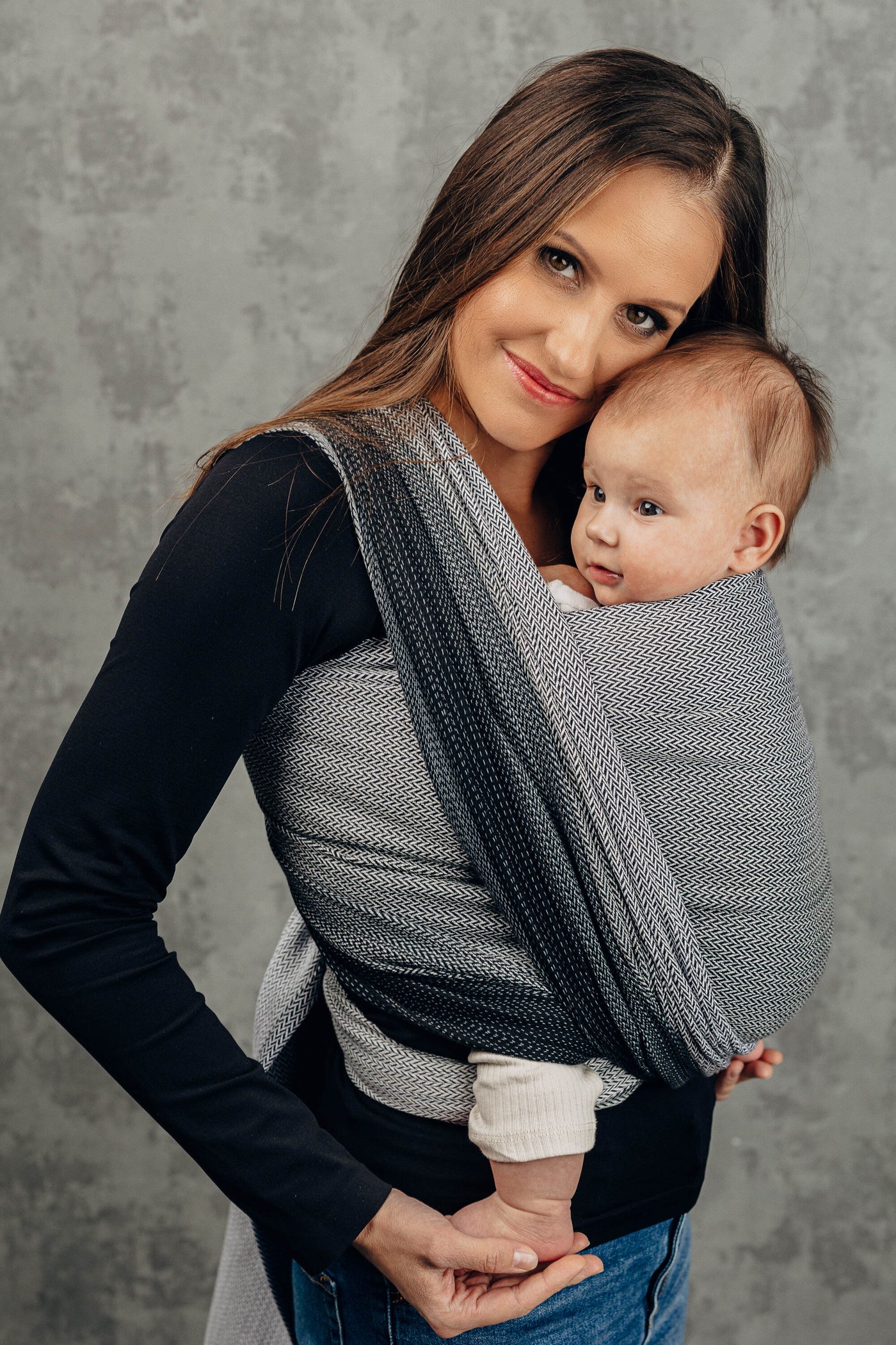 Mama & Roo's Babywearing Baby Carriers