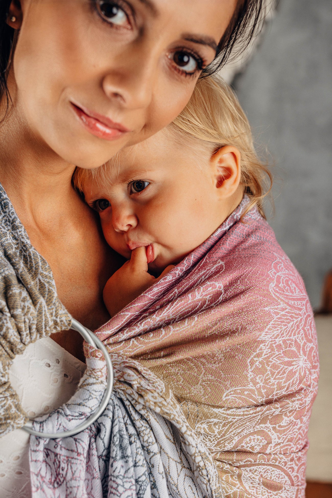 Mama & Roo's Babywearing Baby Carriers